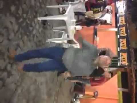 Pagodinho da amarelinha muito massa o coroa dançando kkk