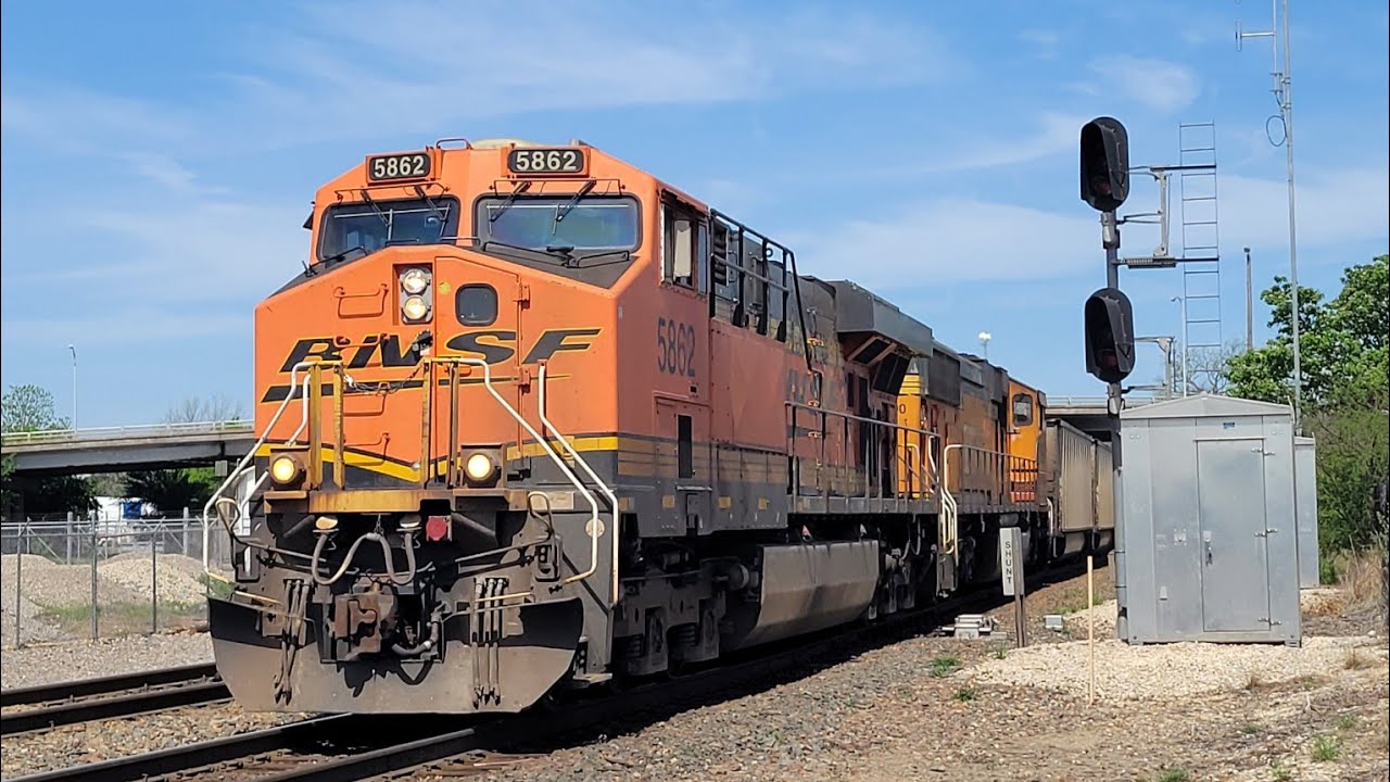 BNSF 5862 leads a southbound coal train through temple Texas 4/1/23 - YouTube