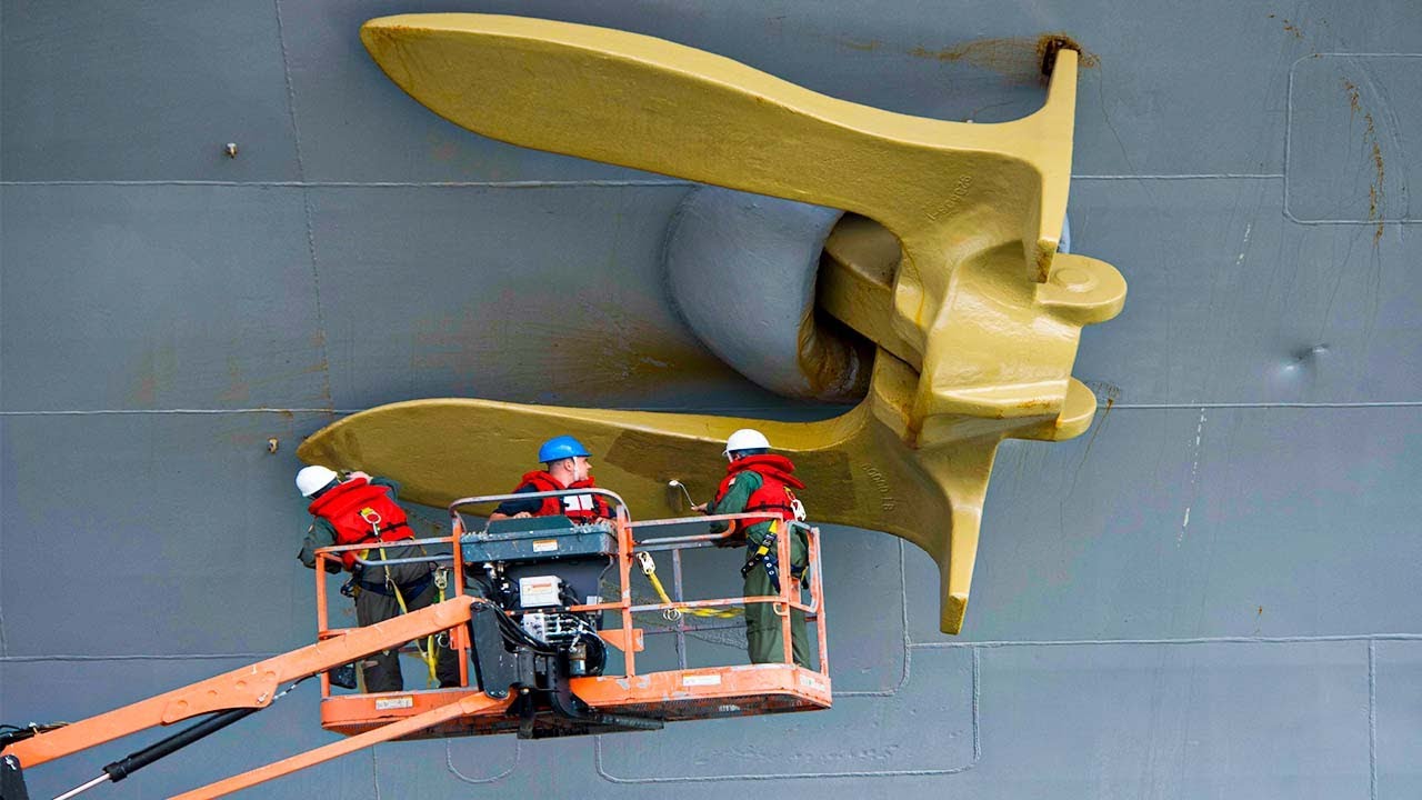 How a Ship is Berthed Using An Anchor? Giant Anchor Chains ...