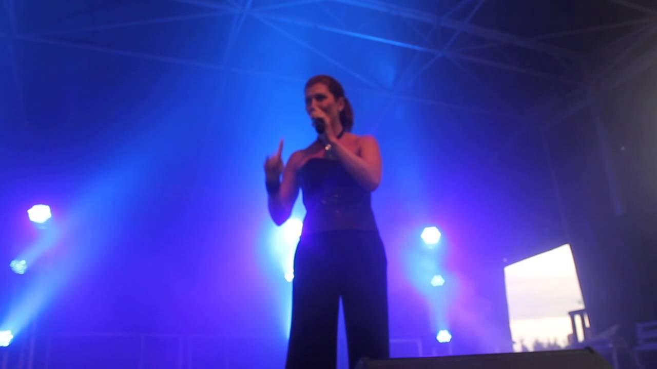 Sophie Delmas à Cabourg - YouTube