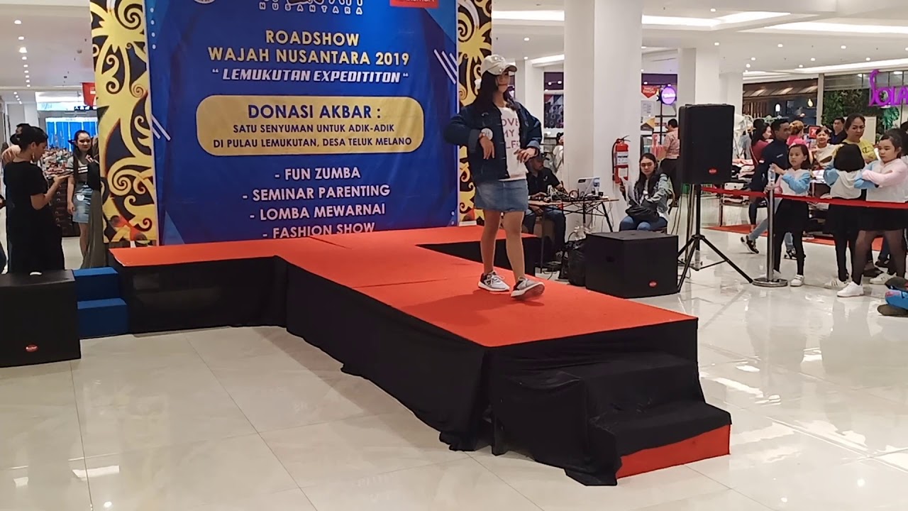 The best make up fashion show transmart pontianak - YouTube