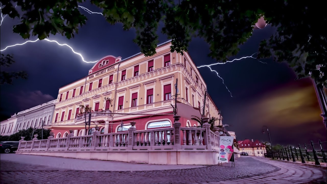 Duna Wellness Hotel Baja - YouTube