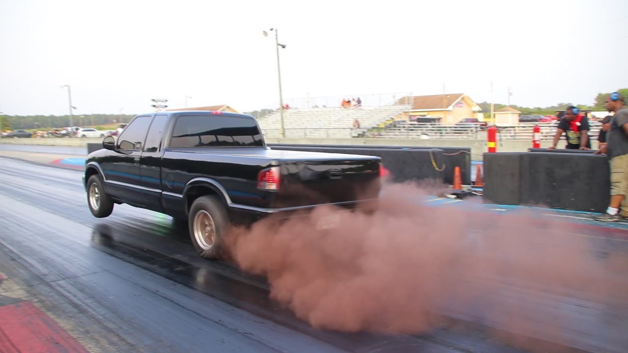 NITROUS S10 SPRAYED THE HOUSE DOWN! - YouTube