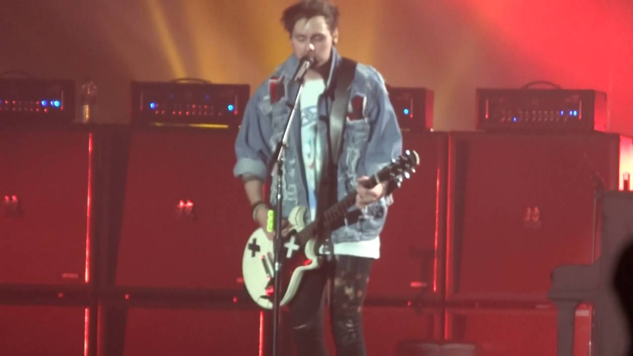 5 Seconds Of Summer - Catch Fire - Newcastle 18/04/16 - YouTube