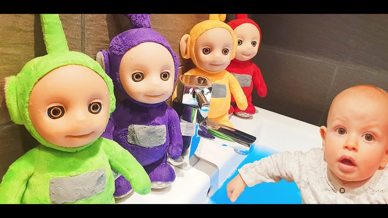 Teletubbies Swimming in the Pool | Learn colors - YouTube