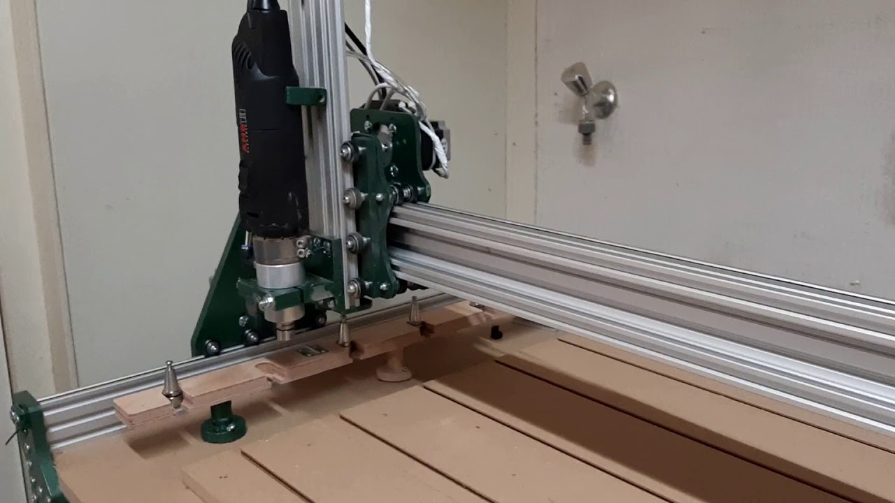 Testing the automatic tool changer on my Home-made CNC - YouTube