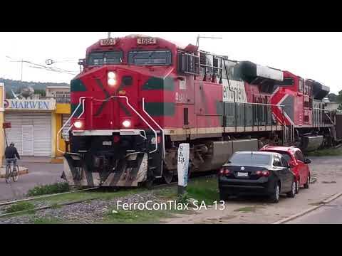 Raro tren Ferromex metalero cargado con tolvas balasteras al final del tren. #fxe - YouTube