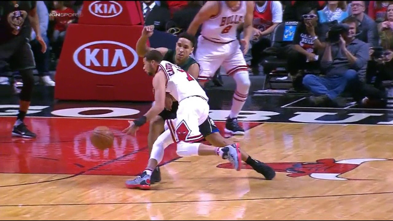 Giannis Antetokounmpo one hand slam vs CHI (31, DEC, 2016) - YouTube