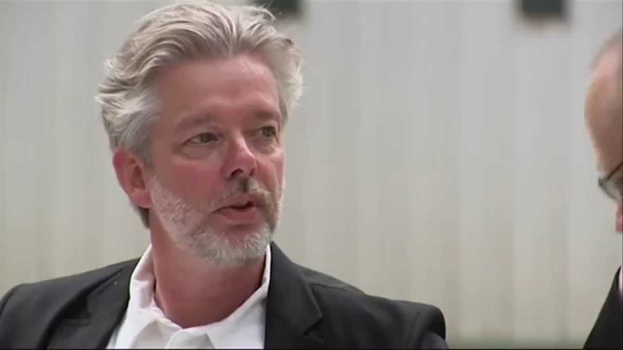 Sibelius 5 Interview with Conductor Jukka Pekka Saraste - YouTube