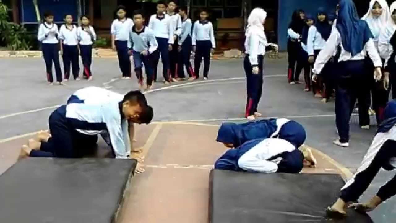 tiger sprong 8-6 SMP Puspanegara - YouTube