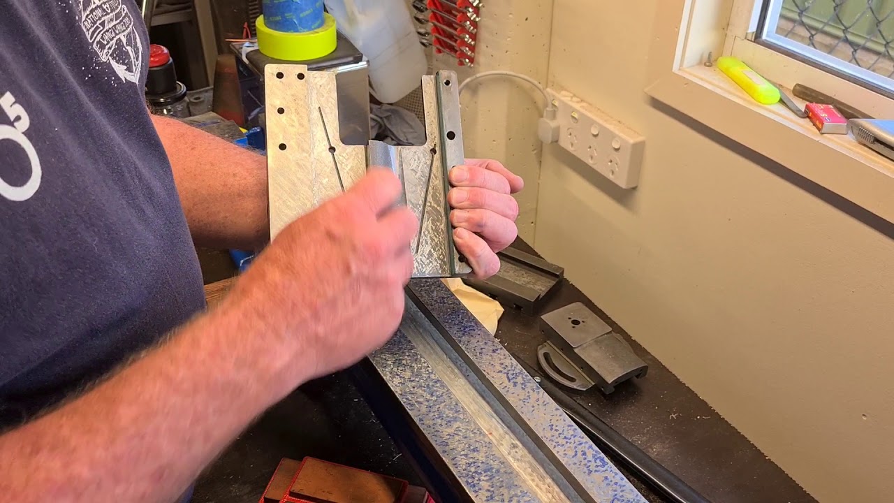 Myford ML7 long guide saddle modification - YouTube
