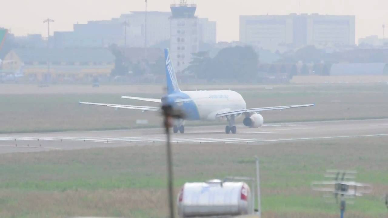 Valuair A320 as Jetstar flight 555 takeoff runway 25L (VVTS)... - YouTube