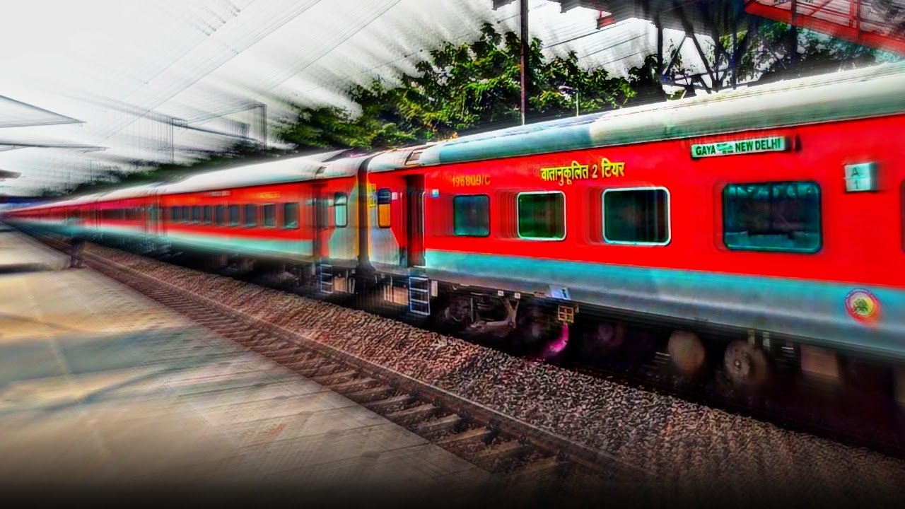 Mahabodhi Express At Full speed | Attacks Anand Vihar At 130 Kmph ...
