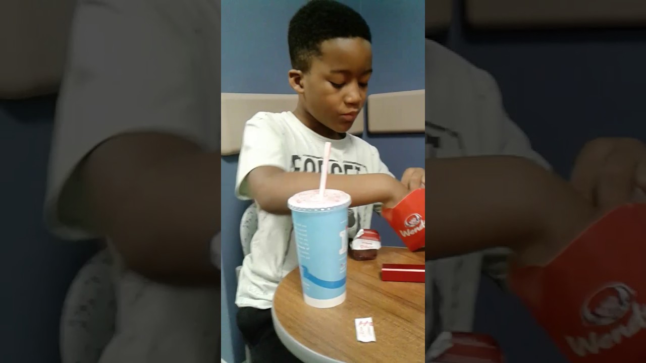 Smacking on his food must watch - YouTube