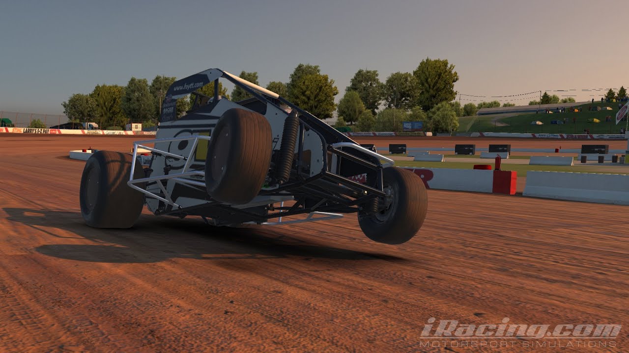 iRacing: DIRT MIDGET First Ever Race - YouTube