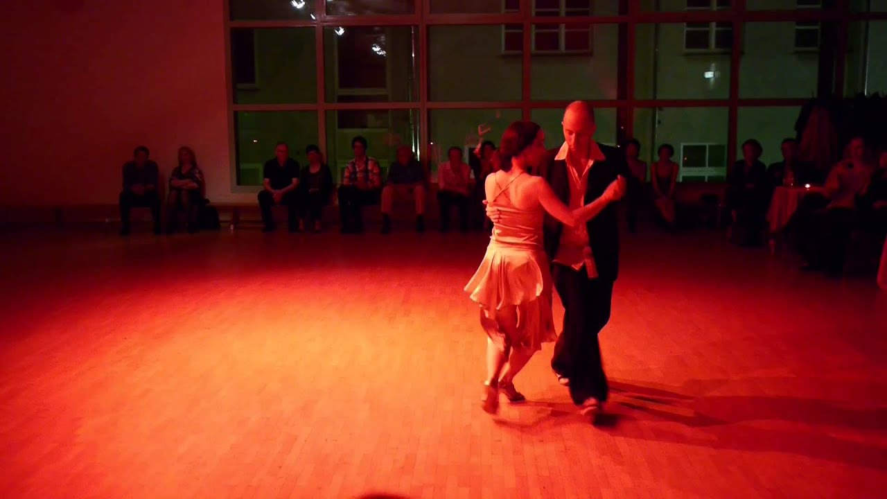 Berliner Tango Bewegung in Frankfurt am Main (2) - YouTube