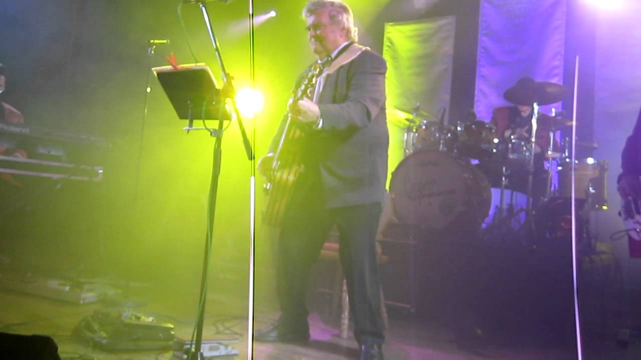 Cagey Strings/Paul Würges - YouTube