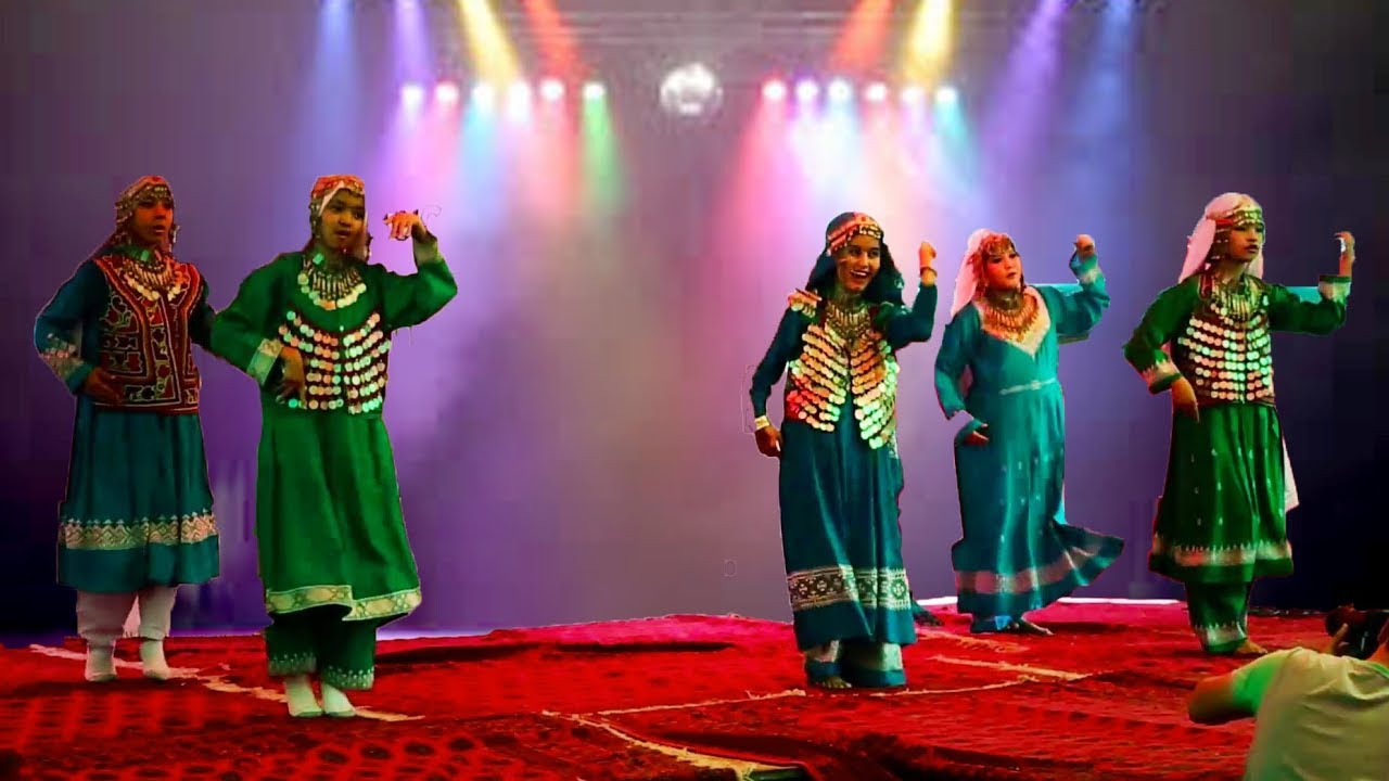 New Hazaragi tableau 2018 - Hazara little princess traditional dancing ...