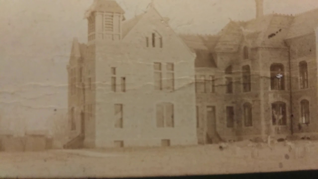 Mud flood building ? - YouTube