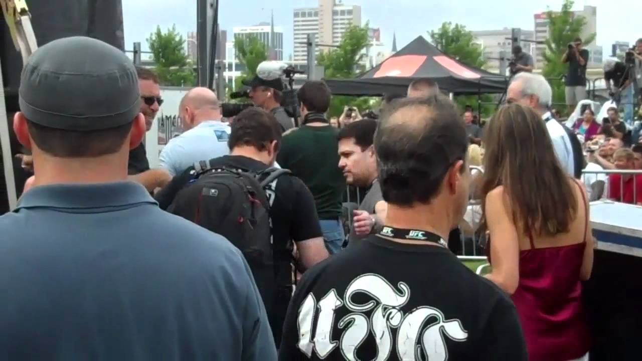 Jason Reinhardt UFC 5 on Versus 8-14-2011 Behind the scenes - YouTube