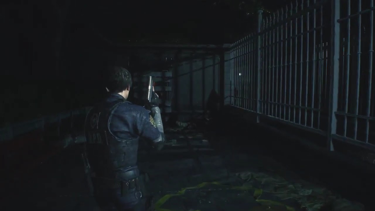 Resident Evil 2: Nemisis presence at the front gate! - YouTube