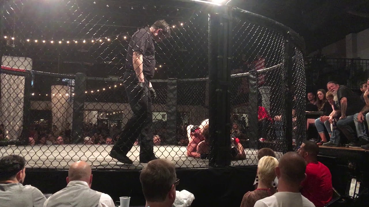 MMA United Combat League Brawl @ 115 Bourbon Street Bar Fight 3 (Round ...