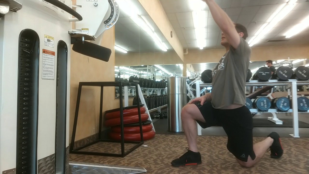 Kneeling single arm pulldown - YouTube