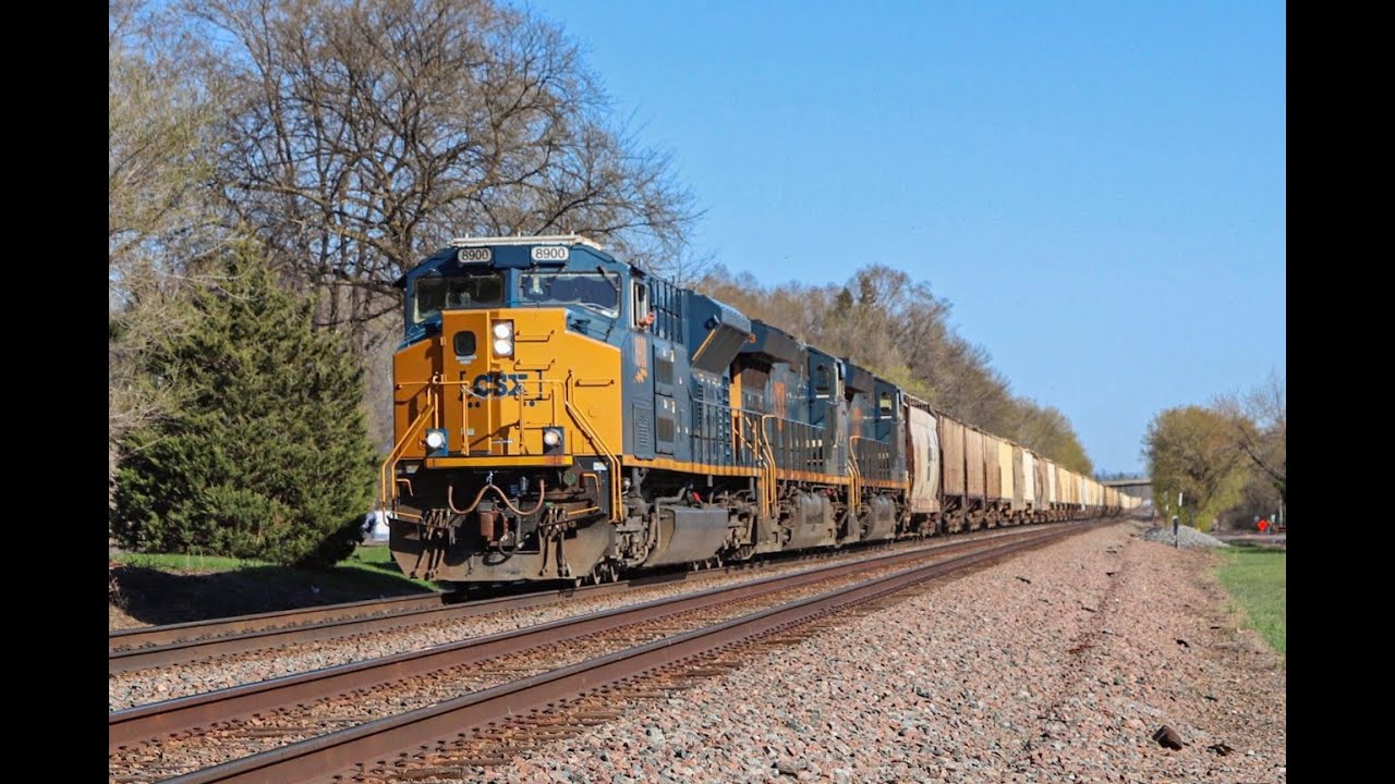 CSX 8900 SD70ACe-T4 with MASSIVE Horn Show!!! SUPER RARE! - YouTube