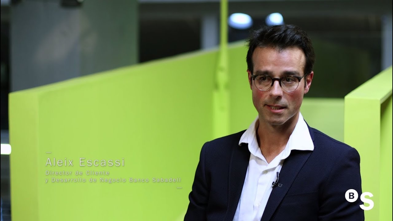 BStartup en South Summit2017. Entrevista a Aleix Escassi - YouTube