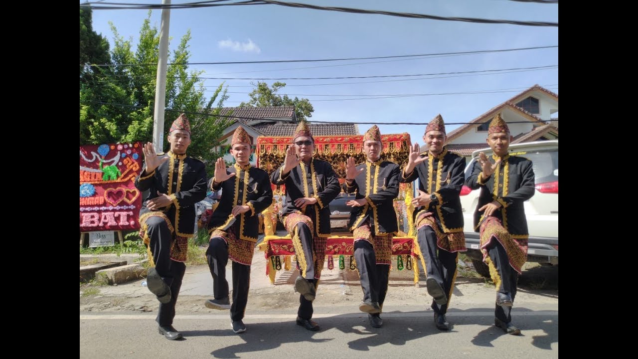 Prosesi arak arakan pengantin pernikahan adat lampung sai batin OST ...