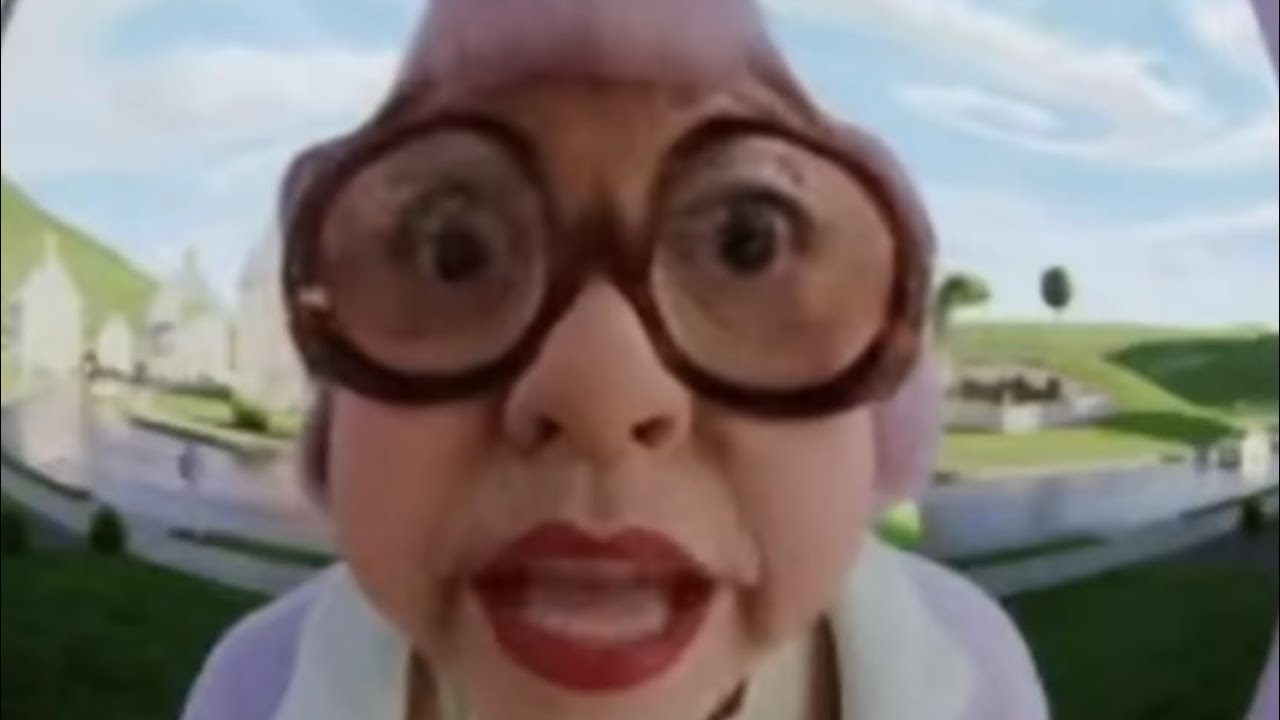 Mrs. Kwan sings World Cup - YouTube