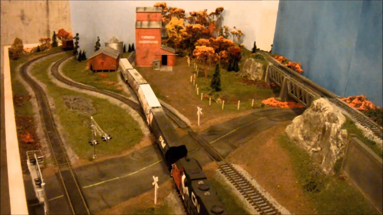 The Huntsville and North Bay - Model Railroad - YouTube