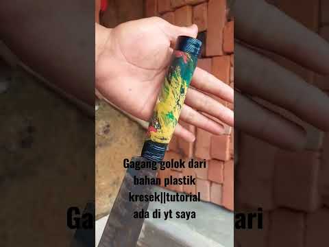 Gagang golok dari bahan plastik kresek
