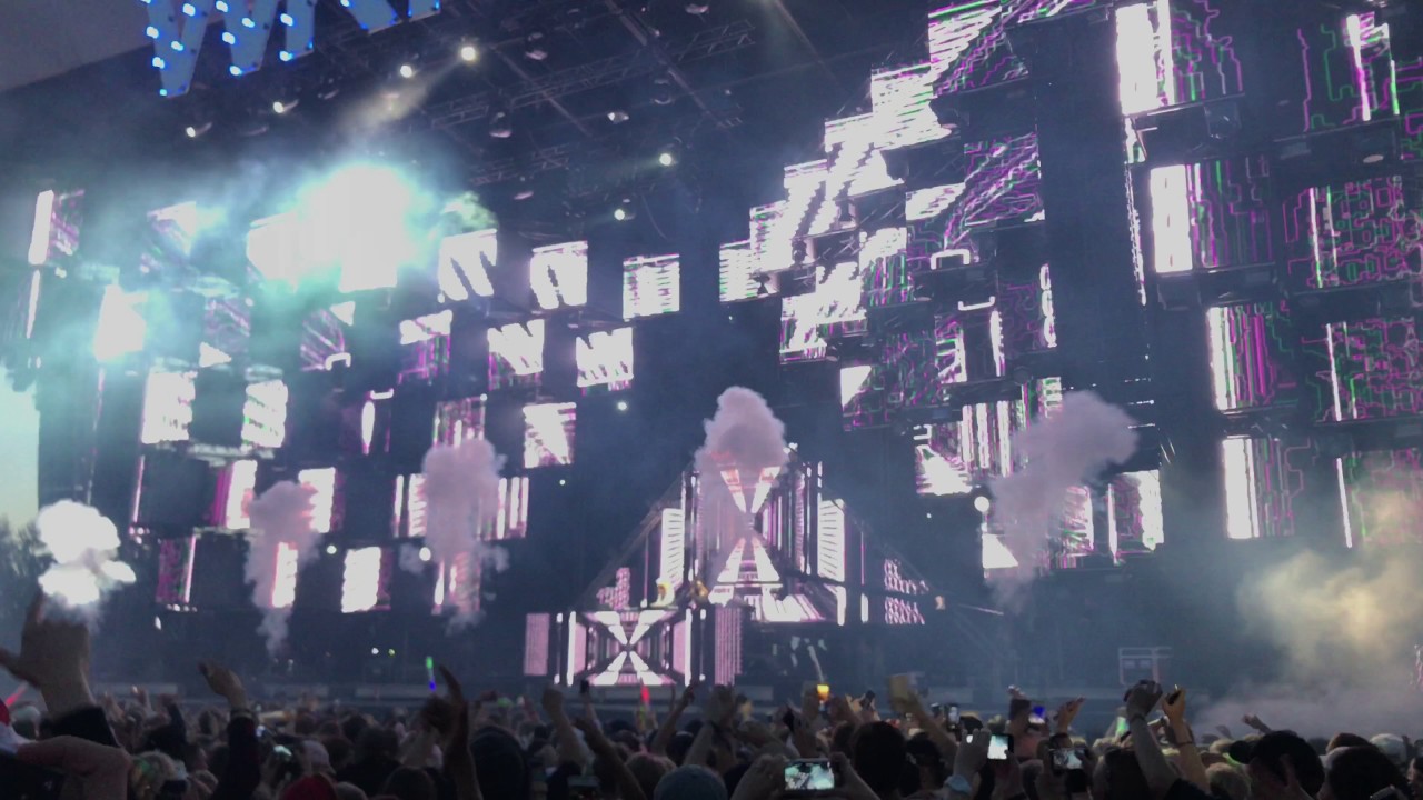 Marshmello - Hello remix - Live Finland 2017 - YouTube