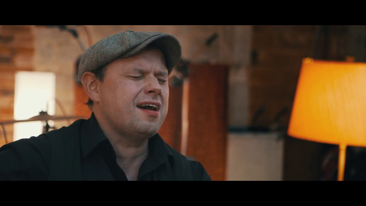 HUK helping hands (official video) - YouTube