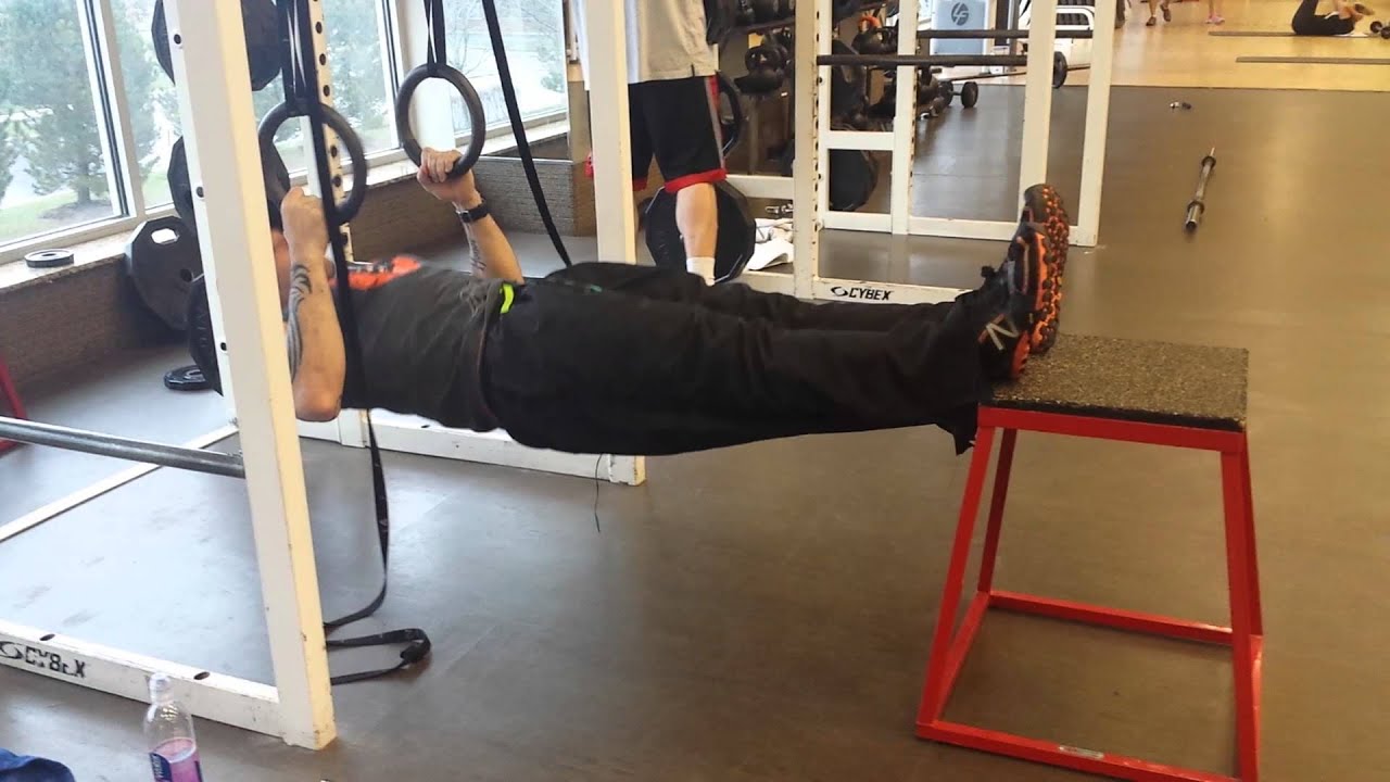 Horizontal ring rows with hold x10 - YouTube