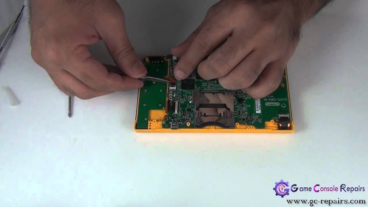 Nintendo DSi XL Assembly - YouTube