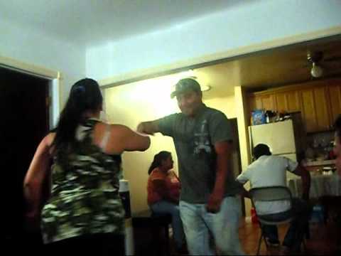 sami y susi bailando cumbia - YouTube