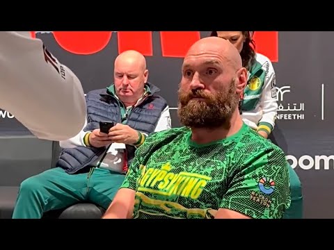 TYSON FURY BEARD FOR FIGHT NIGHT | CHANGING ROOM FOOTAGE | USYK - YouTube
