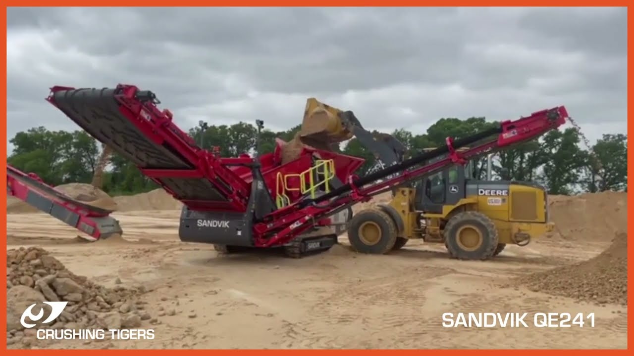 Sandvik Scalper Screen Track Mount QE241 - YouTube