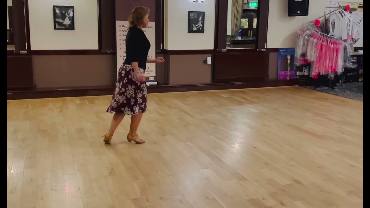 Saucy Salsa - Latin-In-Line Dance - YouTube