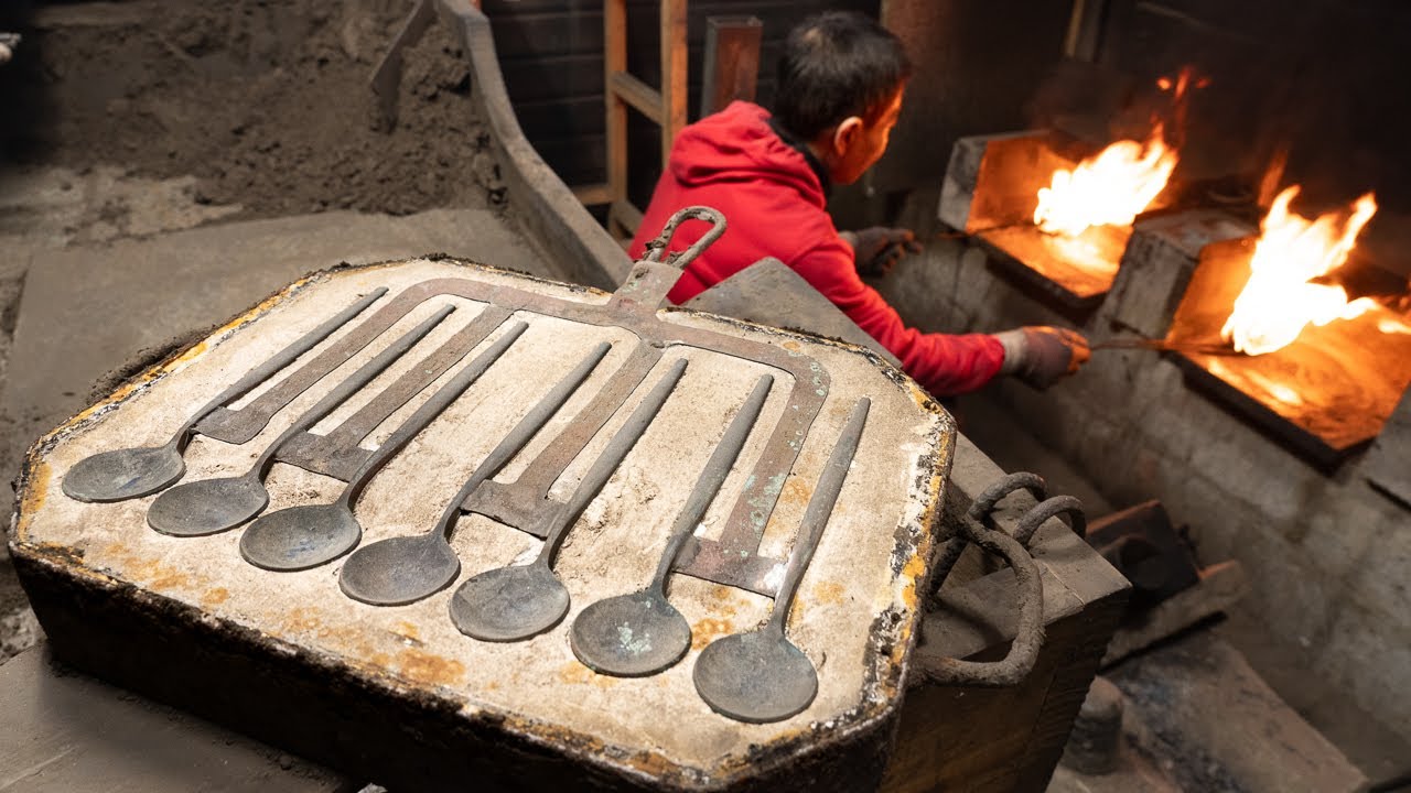 Ancient Way of Making Spoons in Korea. Traditional Spoon Factory - YouTube