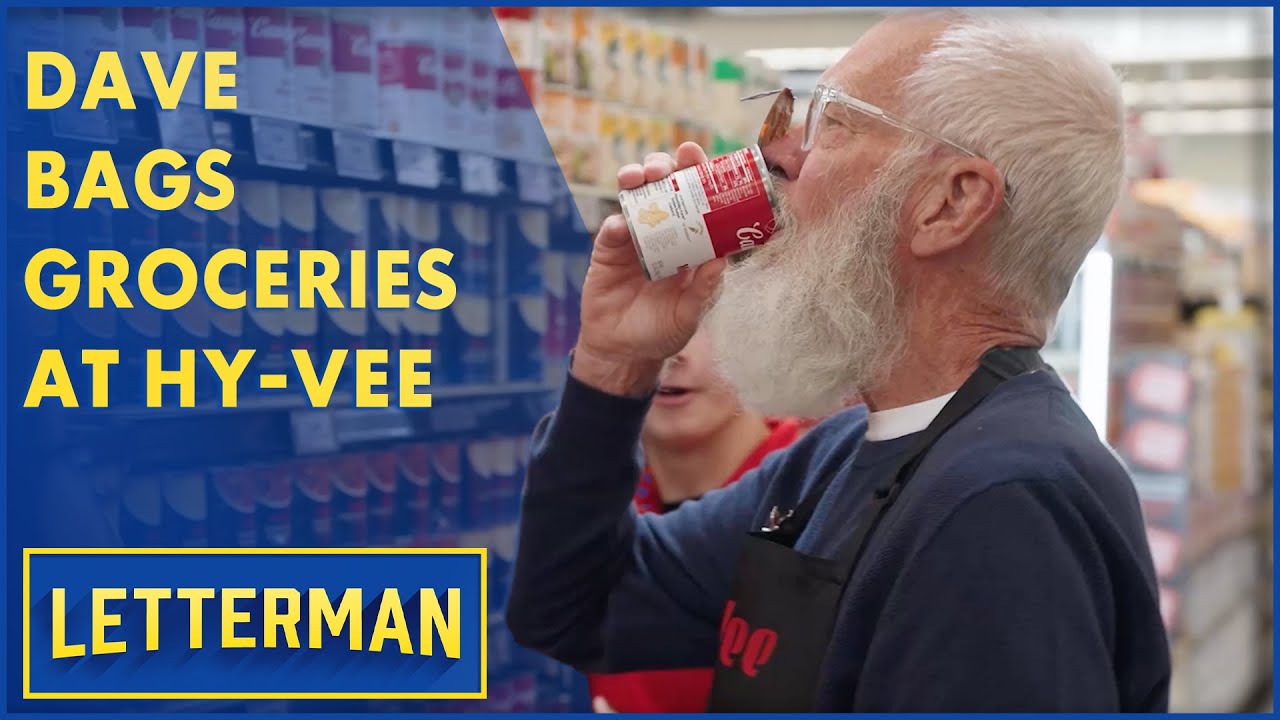 Dave Bags Groceries At Hy-Vee | Letterman - YouTube