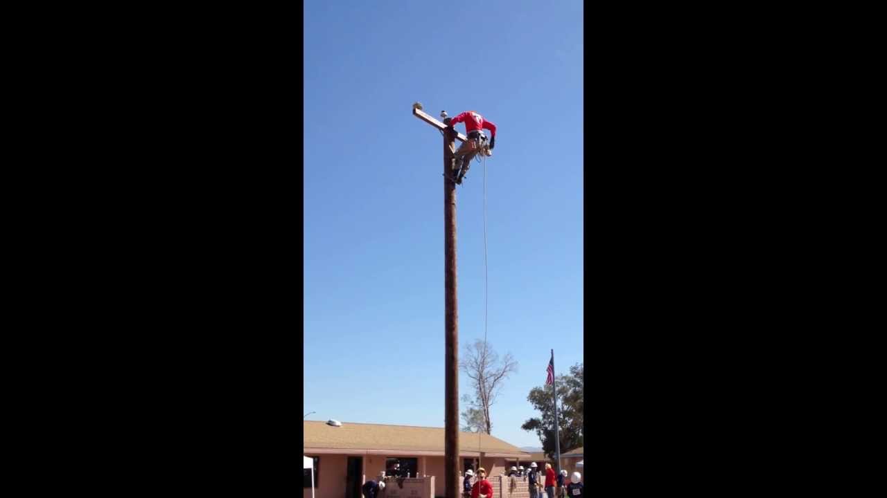 Lineman's rodeo crossarm change out. - YouTube