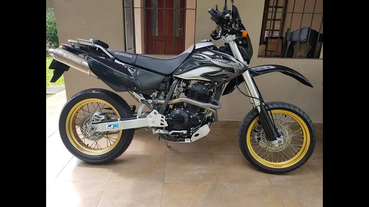 Honda XR 400cc Year 2005 Upgrade to 2008 Standing Alone In The Rain ...
