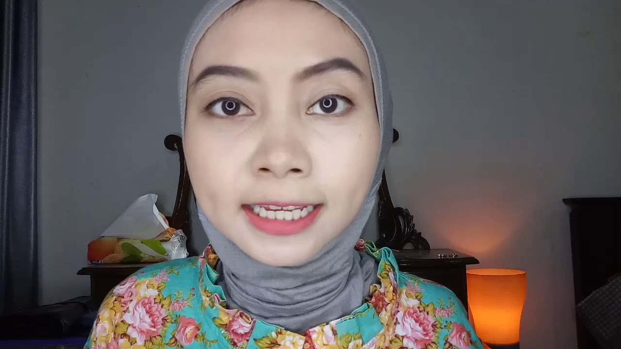 REVIEW MAKEOVER VS WARDAH - YouTube