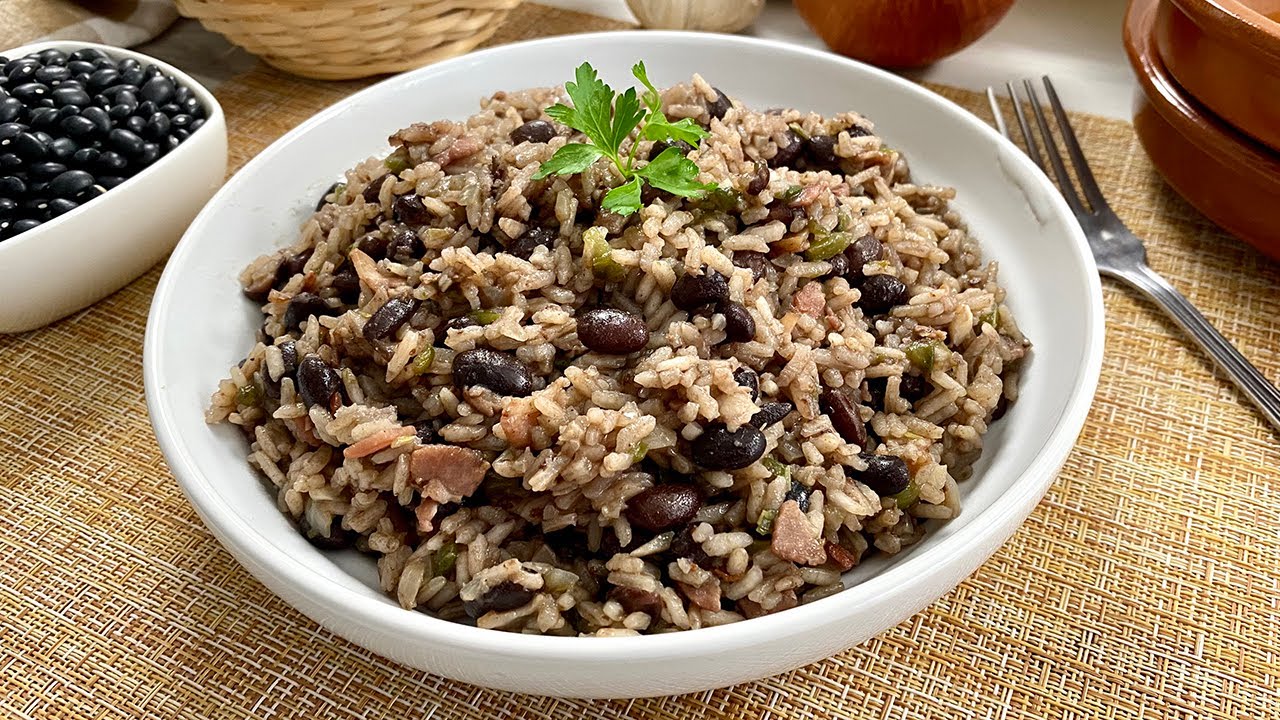 Congrí Cubano (Arroz con frijoles) - YouTube