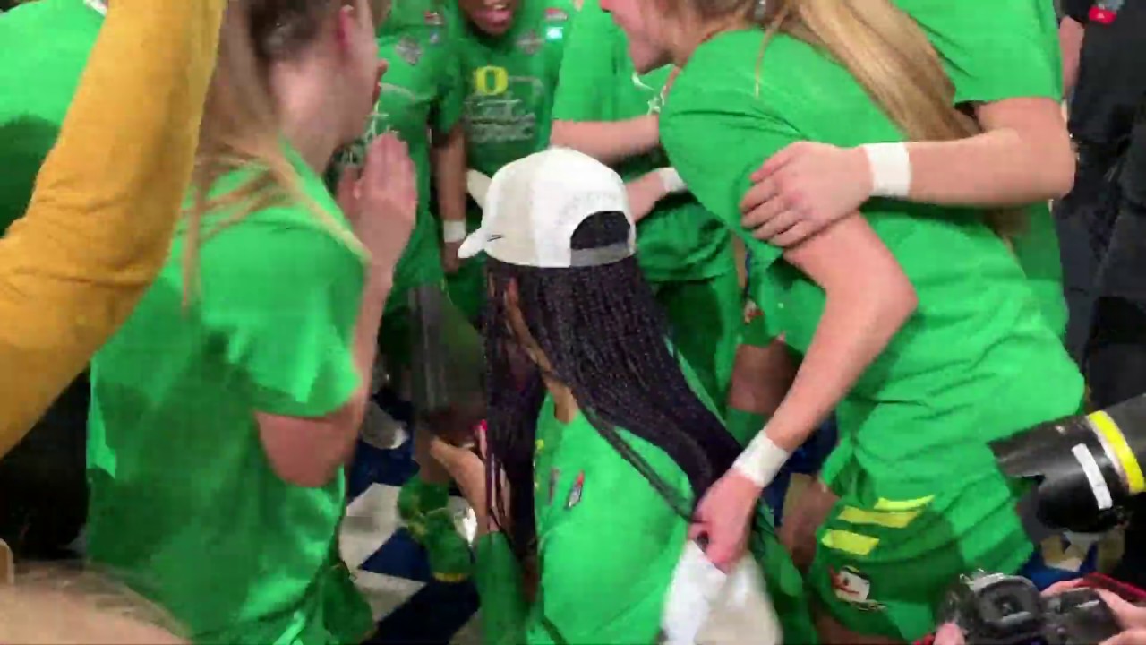 Oregon Ducks women advance to Final Four - YouTube