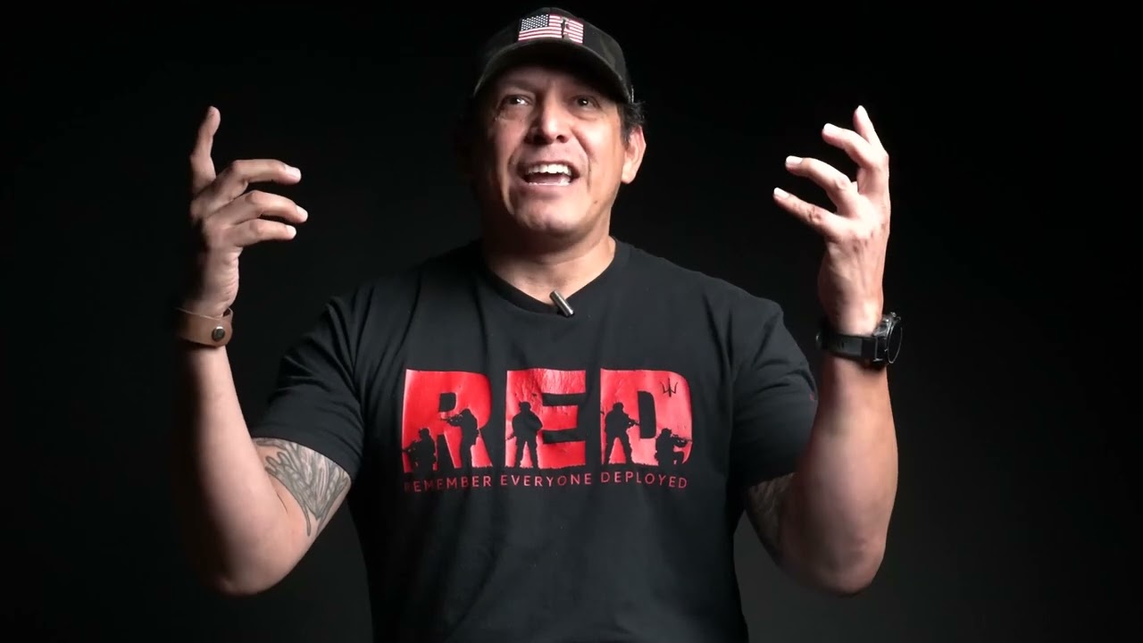 Navy Seal Outruns Rockets, Shares War Stories, & Talks Mental Health 🧠 ...
