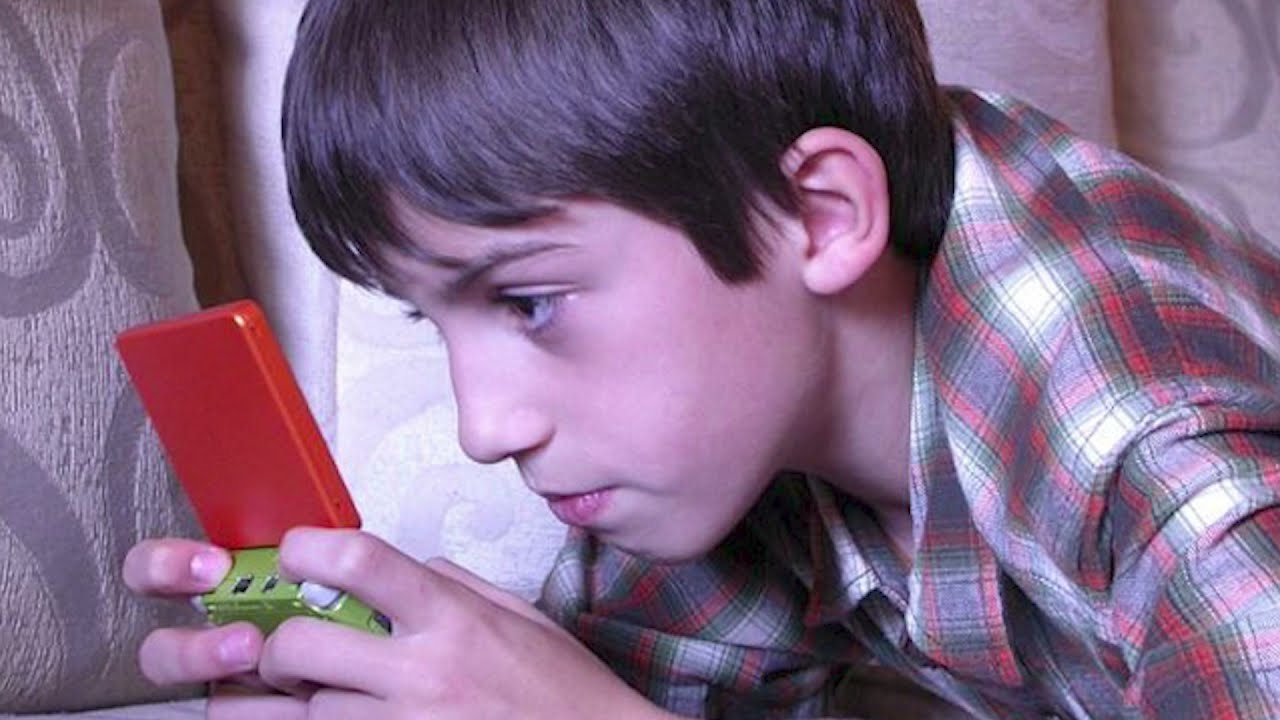 Florida college kids are cutting back on smartphone use. Here's why